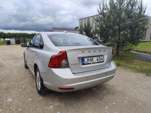 Volvo S40 2009 in Vilnius, with an engine capacity of 1.60 L and mileage of 257 thousand km for 1900 €, photo 7 on AUTOMOTO.COM.LV