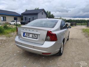 Volvo S40 2009 in Vilnius, with an engine capacity of 1.60 L and mileage of 257 thousand km for 1900 €, photo 8 on AUTOMOTO.COM.LV