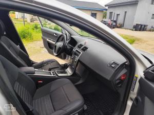 Volvo S40 2009 in Vilnius, with an engine capacity of 1.60 L and mileage of 257 thousand km for 1900 €, photo 10 on AUTOMOTO.COM.LV