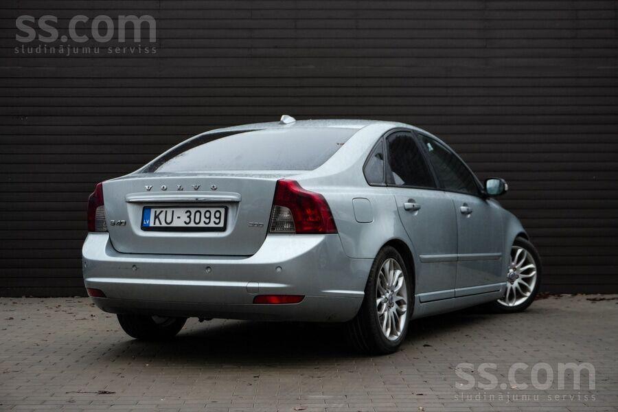 Volvo S40 2009 Rīga, ar dzinēja tilpumu 2.00 L un nobraukumu 356 tūkst. km par 4790 €, foto 4 vietnē AUTOMOTO.COM.LV