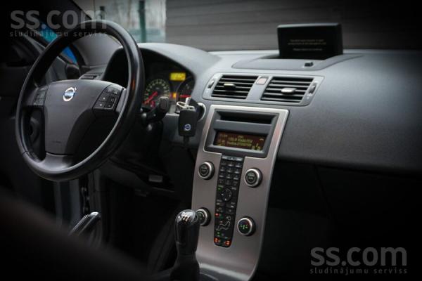 Volvo S40 2009 in Riga, with an engine capacity of 2.00 L and mileage of 356 thousand km for 4790 €, photo 5 on AUTOMOTO.COM.LV