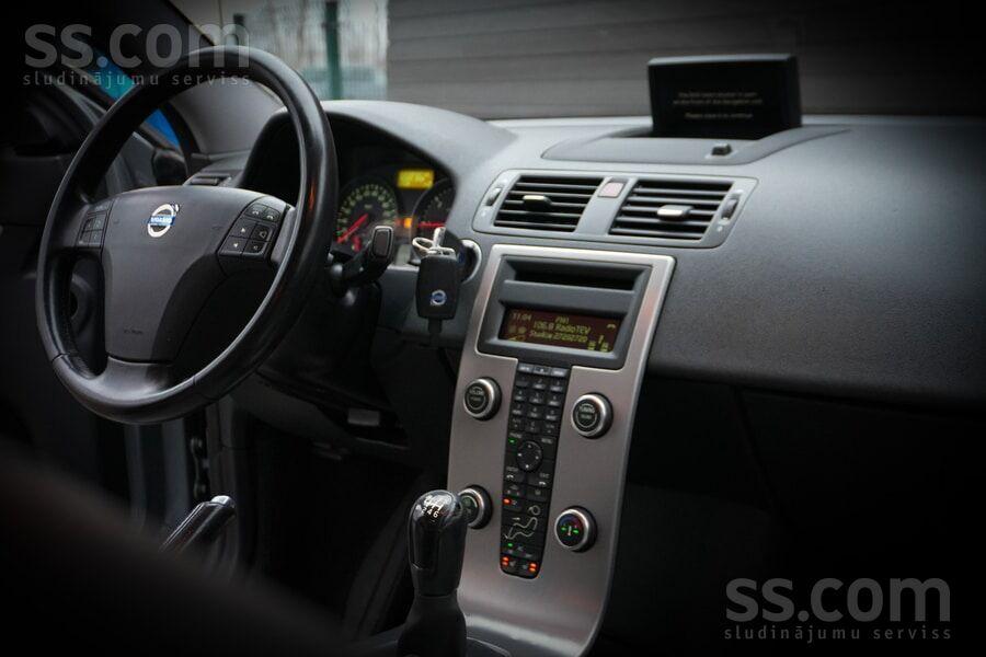Volvo S40 2009 Rīga, ar dzinēja tilpumu 2.00 L un nobraukumu 356 tūkst. km par 4790 €, foto 6 vietnē AUTOMOTO.COM.LV