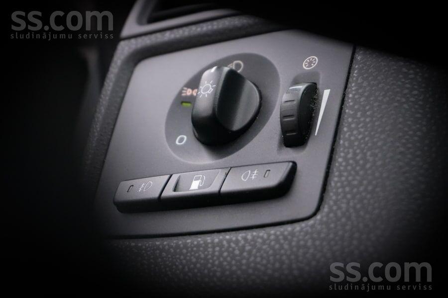 Volvo S40 2009 Rīga, ar dzinēja tilpumu 2.00 L un nobraukumu 356 tūkst. km par 4790 €, foto 14 vietnē AUTOMOTO.COM.LV