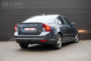 Volvo S40 2009 Rīga, ar dzinēja tilpumu 1.60 L un nobraukumu 201 tūkst. km par 4890 €, foto 4 vietnē AUTOMOTO.COM.LV