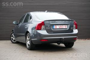 Volvo S40 2009 Rīga, ar dzinēja tilpumu 1.60 L un nobraukumu 201 tūkst. km par 4890 €, foto 5 vietnē AUTOMOTO.COM.LV