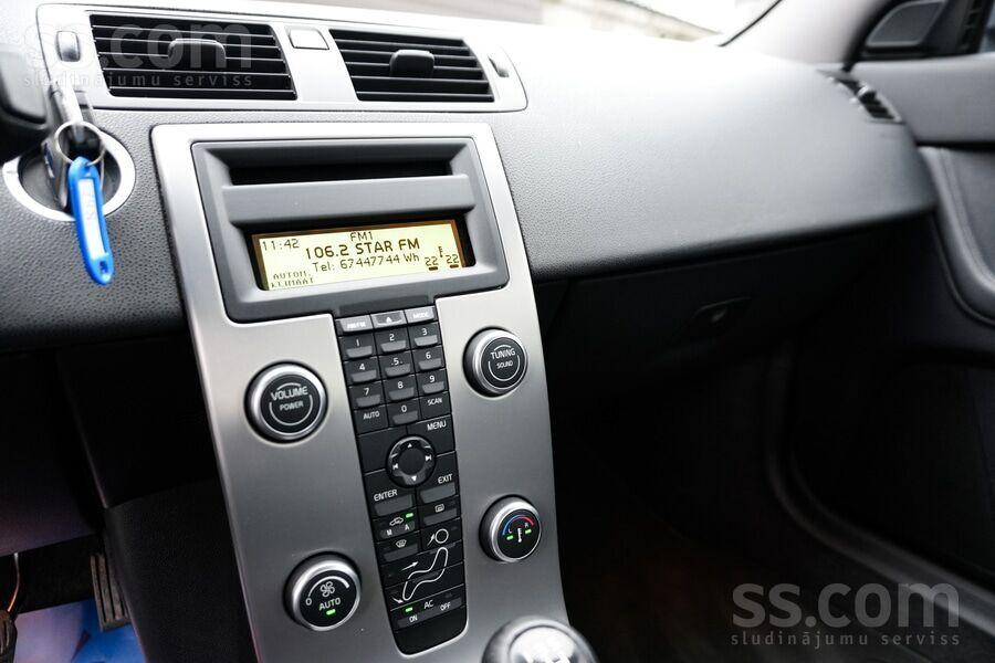 Volvo S40 2009 Rīga, ar dzinēja tilpumu 1.60 L un nobraukumu 201 tūkst. km par 4890 €, foto 9 vietnē AUTOMOTO.COM.LV