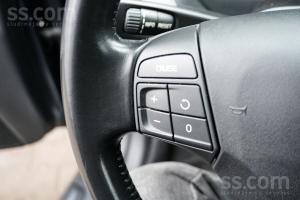 Volvo S40 2009 Rīga, ar dzinēja tilpumu 1.60 L un nobraukumu 201 tūkst. km par 4890 €, foto 13 vietnē AUTOMOTO.COM.LV