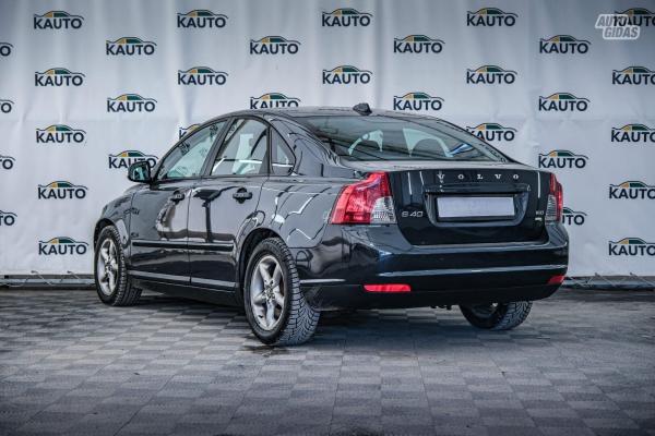 Volvo S40 2009 in Kaunas, with an engine capacity of 1.60 L and mileage of 33 thousand km for 3890 €, photo 4 on AUTOMOTO.COM.LV