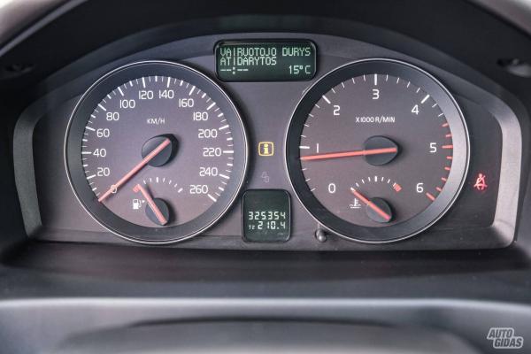 Volvo S40 2009 in Kaunas, with an engine capacity of 1.60 L and mileage of 33 thousand km for 3890 €, photo 5 on AUTOMOTO.COM.LV