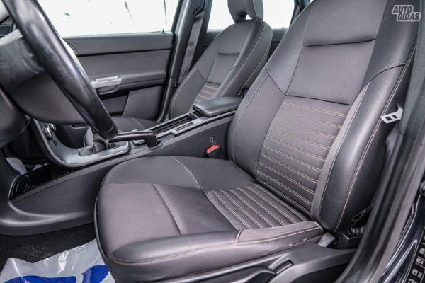 Volvo S40 2009 in Kaunas, with an engine capacity of 1.60 L and mileage of 33 thousand km for 3890 €, photo 7 on AUTOMOTO.COM.LV