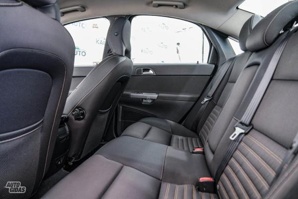 Volvo S40 2009 in Kaunas, with an engine capacity of 1.60 L and mileage of 33 thousand km for 3890 €, photo 10 on AUTOMOTO.COM.LV