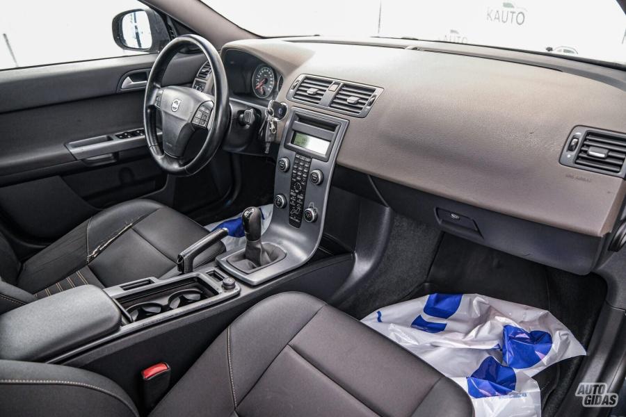 Volvo S40 2009 Kauņa, ar dzinēja tilpumu 1.60 L un nobraukumu 33 tūkst. km par 3890 €, foto 14 vietnē AUTOMOTO.COM.LV