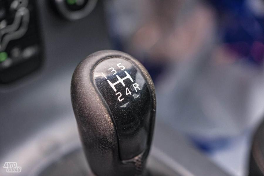 Volvo S40 2009 Kauņa, ar dzinēja tilpumu 1.60 L un nobraukumu 33 tūkst. km par 3890 €, foto 20 vietnē AUTOMOTO.COM.LV