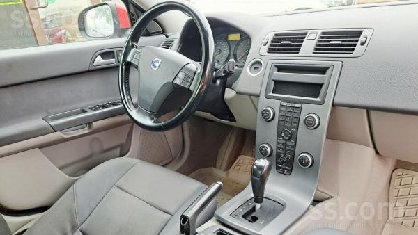 Volvo S40 2009 in Riga, with an engine capacity of 2.00 L and mileage of 241 thousand km for 3900 €, photo 9 on AUTOMOTO.COM.LV