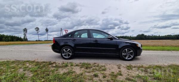 Volvo S40 2009 in Valmiera, with an engine capacity of 2.00 L and mileage of 304 thousand km for 3200 €, photo 5 on AUTOMOTO.COM.LV