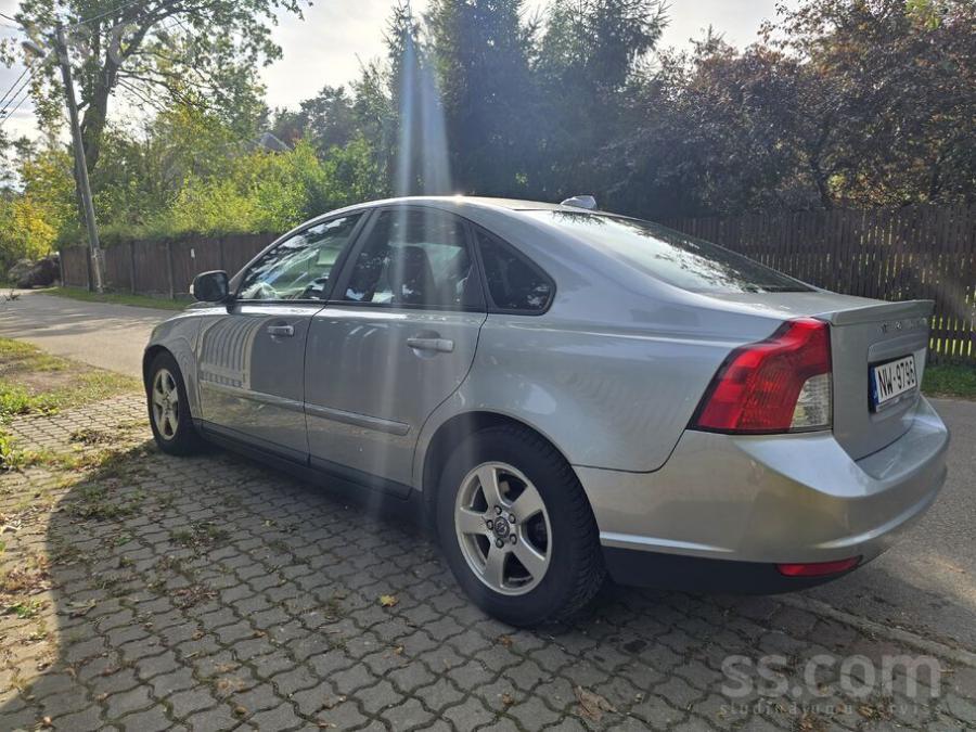 Volvo S40 2010 Jūrmala, ar dzinēja tilpumu 1.60 L un nobraukumu 281 tūkst. km par 2000 €, foto 2 vietnē AUTOMOTO.COM.LV