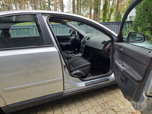 Volvo S40 2010 Jūrmala, ar dzinēja tilpumu 1.60 L un nobraukumu 281 tūkst. km par 2000 €, foto 6 vietnē AUTOMOTO.COM.LV