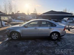 Volvo S40 2010 in Rezekne, with an engine capacity of 1.60 L and mileage of 0 thousand km for 2550 €, photo 3 on AUTOMOTO.COM.LV