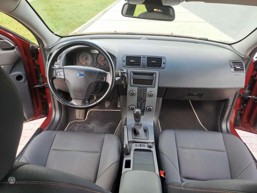 Volvo S40 2010 Šauļi, ar dzinēja tilpumu 1.56 L un nobraukumu 236 tūkst. km par 3650 €, foto 14 vietnē AUTOMOTO.COM.LV