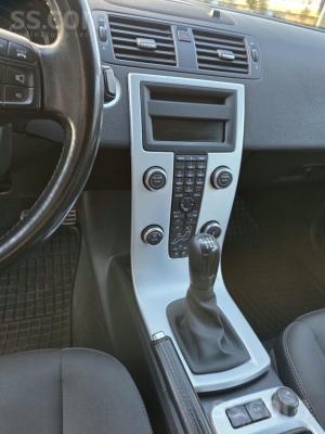 Volvo S40 2011 Rīga, ar dzinēja tilpumu 1.60 L un nobraukumu 255 tūkst. km par 4300 €, foto 16 vietnē AUTOMOTO.COM.LV