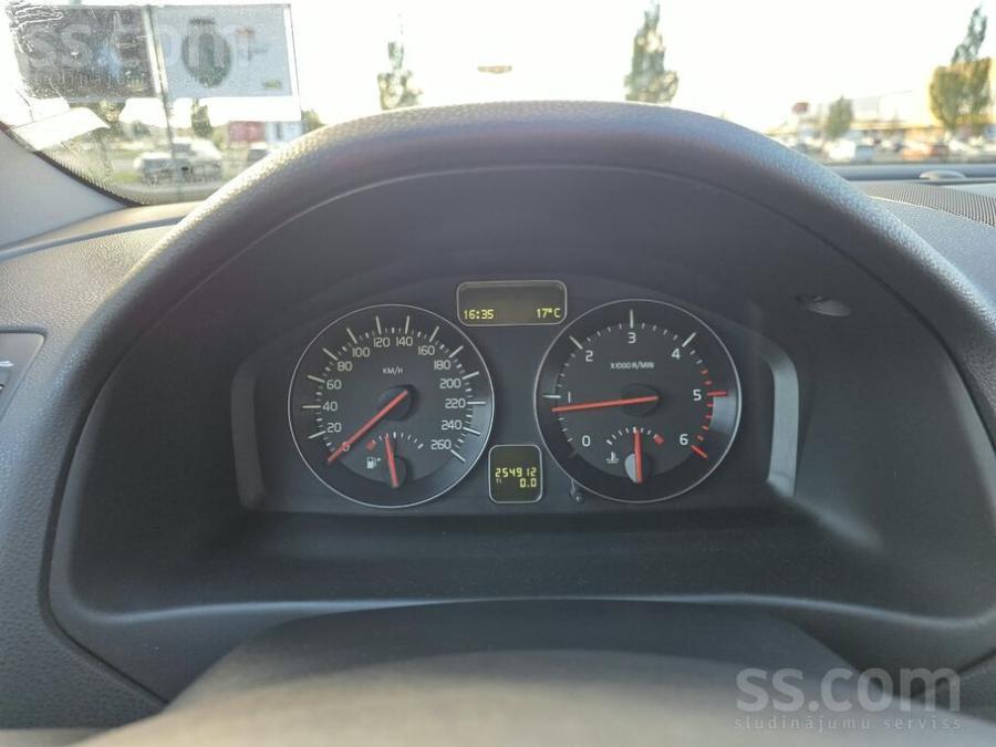 Volvo S40 2011 Rīga, ar dzinēja tilpumu 1.60 L un nobraukumu 255 tūkst. km par 4300 €, foto 18 vietnē AUTOMOTO.COM.LV