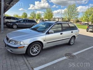 Volvo S40 2004 in Jelgava, with an engine capacity of 1.60 L and mileage of 306 thousand km for 400 €, photo 2 on AUTOMOTO.COM.LV