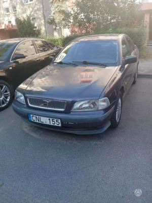 Violet Volvo S40 1998 in Kaunas, with an engine capacity of 2.00 L and mileage of 161 thousand km for 1000 €, photo  on AUTOMOTO.COM.LV