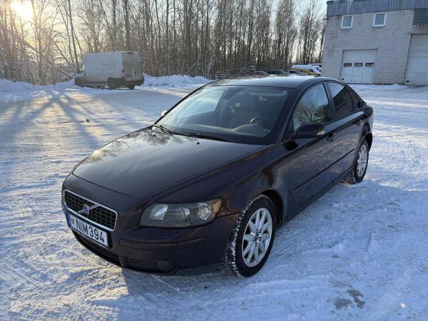 Violets Volvo S40 2005 Viļņa, ar dzinēja tilpumu 2.44 L un nobraukumu 209 tūkst. km par 1250 €, foto 3 vietnē AUTOMOTO.COM.LV