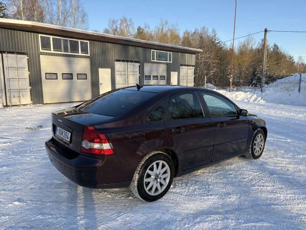 Violets Volvo S40 2005 Viļņa, ar dzinēja tilpumu 2.44 L un nobraukumu 209 tūkst. km par 1250 €, foto 4 vietnē AUTOMOTO.COM.LV