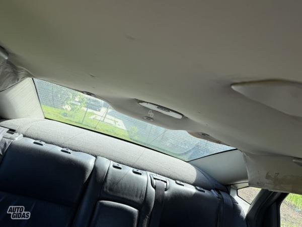 Violet Volvo S40 2005 in Panevezys, with an engine capacity of 2.00 L and mileage of 363 thousand km for 500 €, photo 8 on AUTOMOTO.COM.LV