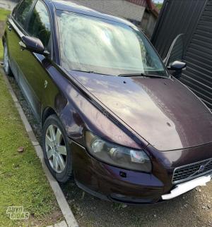 Violet Volvo S40 2005 in Panevezys, with an engine capacity of 2.00 L and mileage of 363 thousand km for 500 €, photo 11 on AUTOMOTO.COM.LV