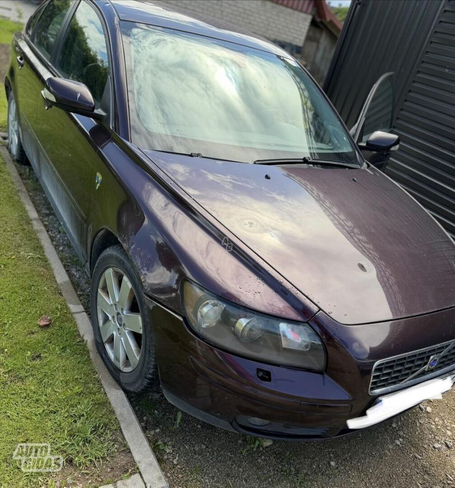 Violet Volvo S40 2005 in Panevezys, with an engine capacity of 2.00 L and mileage of 363 thousand km for 500 €, photo 11 on AUTOMOTO.COM.LV