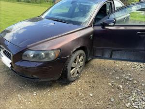 Violet Volvo S40 2005 in Panevezys, with an engine capacity of 2.00 L and mileage of 363 thousand km for 500 €, photo 12 on AUTOMOTO.COM.LV