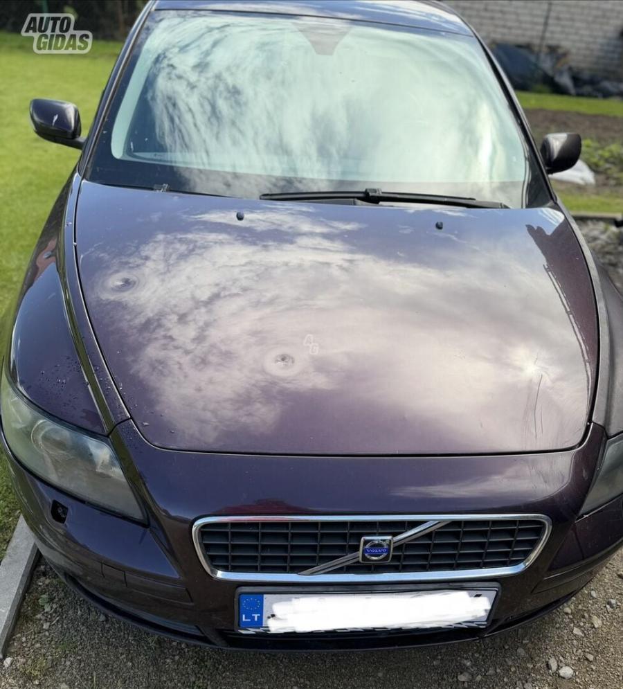 Violet Volvo S40 2005 in Panevezys, with an engine capacity of 2.00 L and mileage of 363 thousand km for 500 €, photo 18 on AUTOMOTO.COM.LV