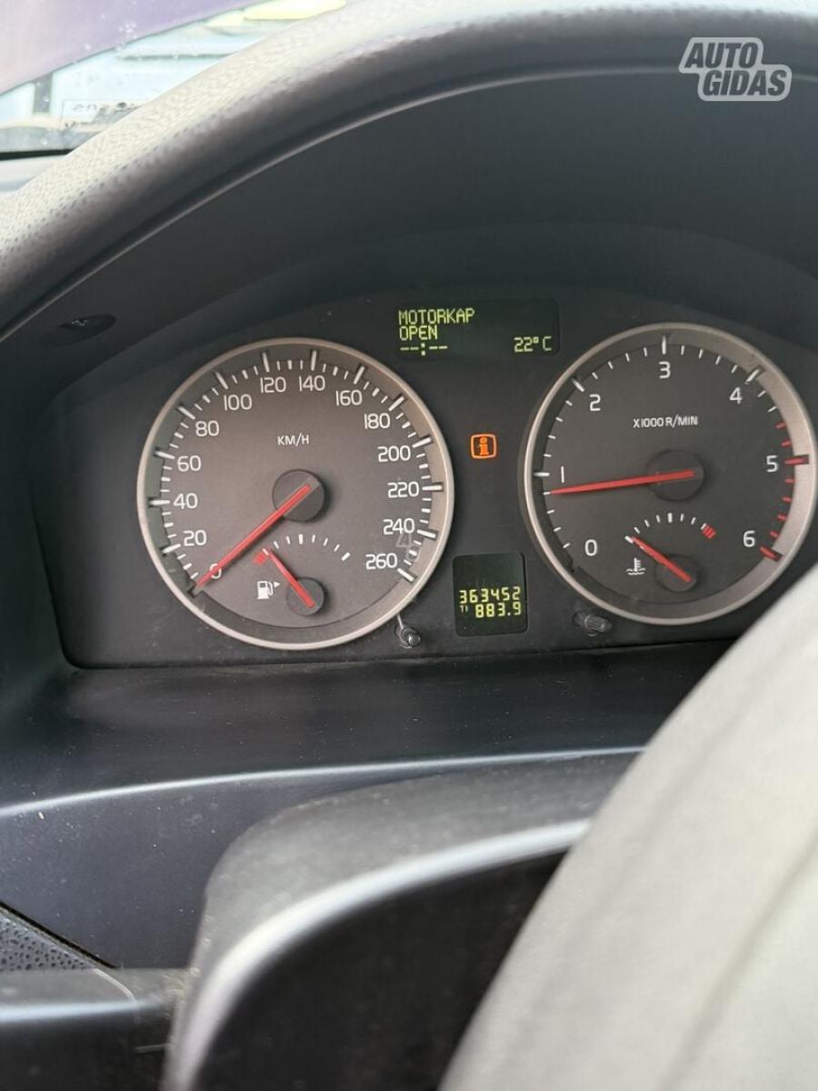 Violet Volvo S40 2005 in Panevezys, with an engine capacity of 2.00 L and mileage of 363 thousand km for 500 €, photo 19 on AUTOMOTO.COM.LV