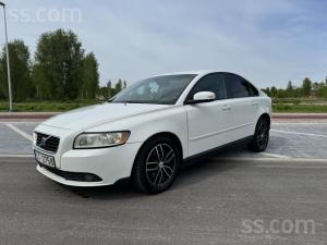 White Volvo S40 2008 in Jelgava, with an engine capacity of 2.00 L and mileage of 0 thousand km for 3150 €, photo 4 on AUTOMOTO.COM.LV