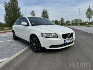White Volvo S40 2008 in Jelgava, with an engine capacity of 2.00 L and mileage of 0 thousand km for 3150 €, photo 5 on AUTOMOTO.COM.LV