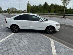 White Volvo S40 2008 in Jelgava, with an engine capacity of 2.00 L and mileage of 0 thousand km for 3150 €, photo 6 on AUTOMOTO.COM.LV