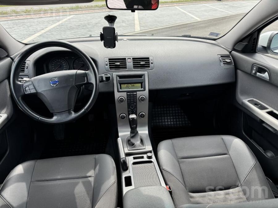White Volvo S40 2008 in Jelgava, with an engine capacity of 2.00 L and mileage of 0 thousand km for 3150 €, photo 12 on AUTOMOTO.COM.LV