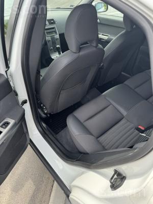 White Volvo S40 2008 in Jelgava, with an engine capacity of 2.00 L and mileage of 0 thousand km for 3150 €, photo 15 on AUTOMOTO.COM.LV