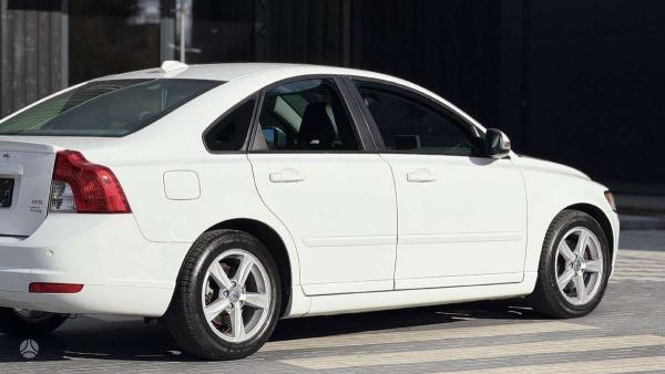 White Volvo S40 2009 in Siauliai, with an engine capacity of 1.56 L and mileage of 322 thousand km for 4250 €, photo 7 on AUTOMOTO.COM.LV
