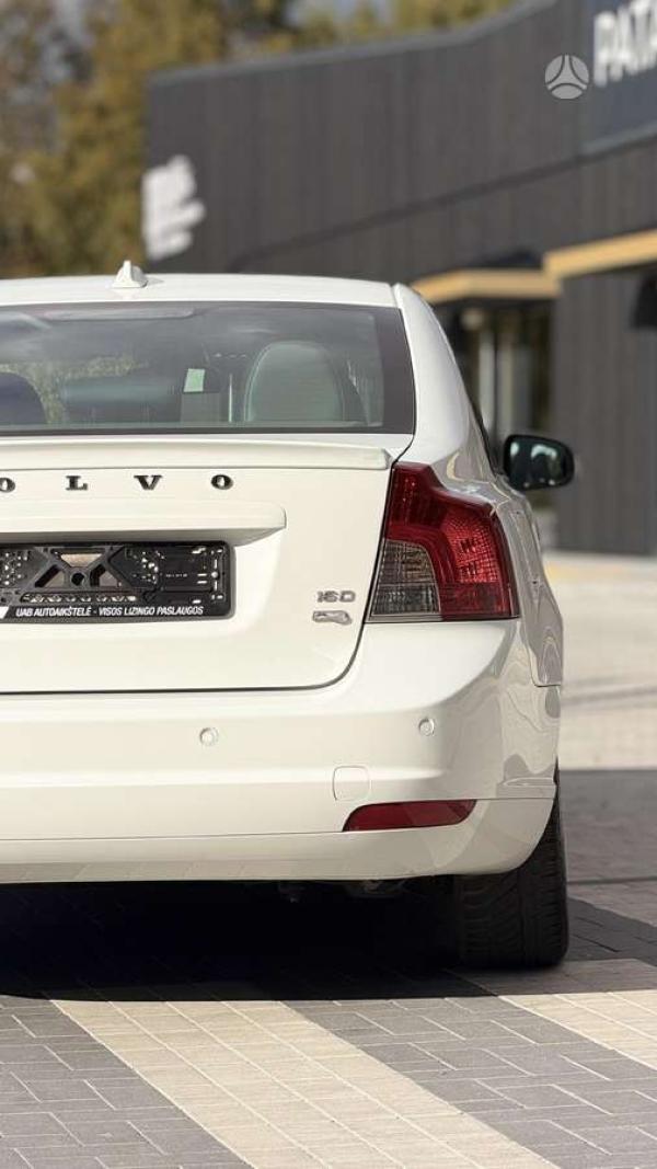White Volvo S40 2009 in Siauliai, with an engine capacity of 1.56 L and mileage of 322 thousand km for 4250 €, photo 9 on AUTOMOTO.COM.LV