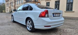 White Volvo S40 2009 in Preili, with an engine capacity of 2.00 L and mileage of 294 thousand km for 4990 €, photo 5 on AUTOMOTO.COM.LV