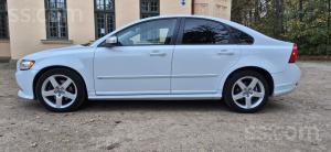 White Volvo S40 2009 in Preili, with an engine capacity of 2.00 L and mileage of 294 thousand km for 4990 €, photo 6 on AUTOMOTO.COM.LV