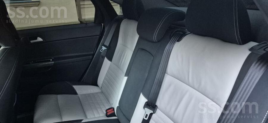 White Volvo S40 2009 in Preili, with an engine capacity of 2.00 L and mileage of 294 thousand km for 4990 €, photo 14 on AUTOMOTO.COM.LV