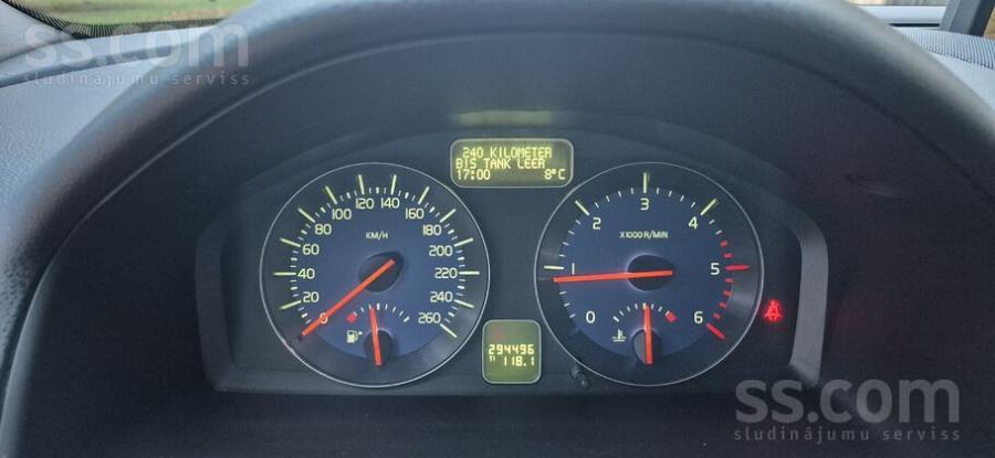 White Volvo S40 2009 in Preili, with an engine capacity of 2.00 L and mileage of 294 thousand km for 4990 €, photo 16 on AUTOMOTO.COM.LV