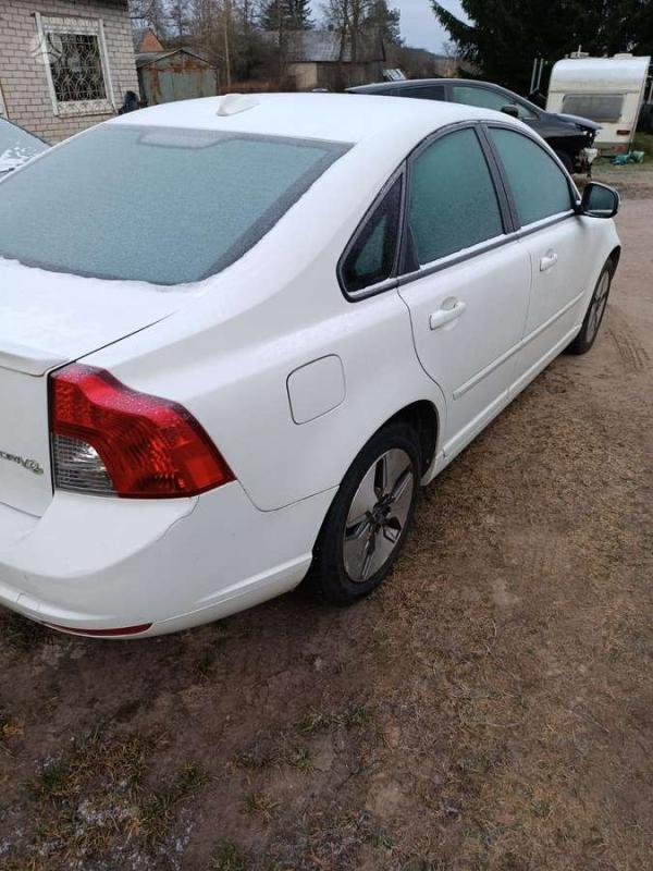 Balts Volvo S40 2010 Kelmė, ar dzinēja tilpumu 1.56 L un nobraukumu 340 tūkst. km par 1850 €, foto 7 vietnē AUTOMOTO.COM.LV