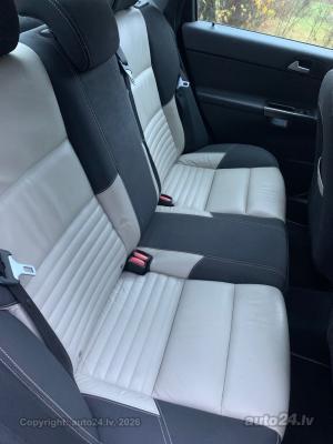 Balts Volvo S40 2010 Tartu, ar dzinēja tilpumu 2.00 L un nobraukumu 316 tūkst. km par 4600 €, foto 6 vietnē AUTOMOTO.COM.LV