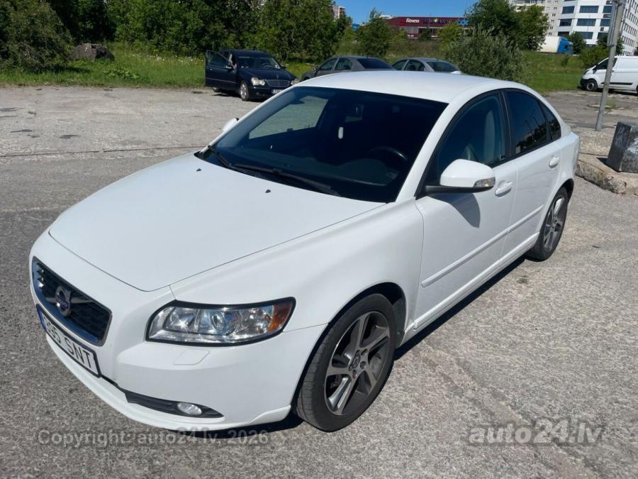 Balts Volvo S40 2011 Tallina, ar dzinēja tilpumu 1.60 L un nobraukumu 262 tūkst. km par 4490 €, foto 1 vietnē AUTOMOTO.COM.LV