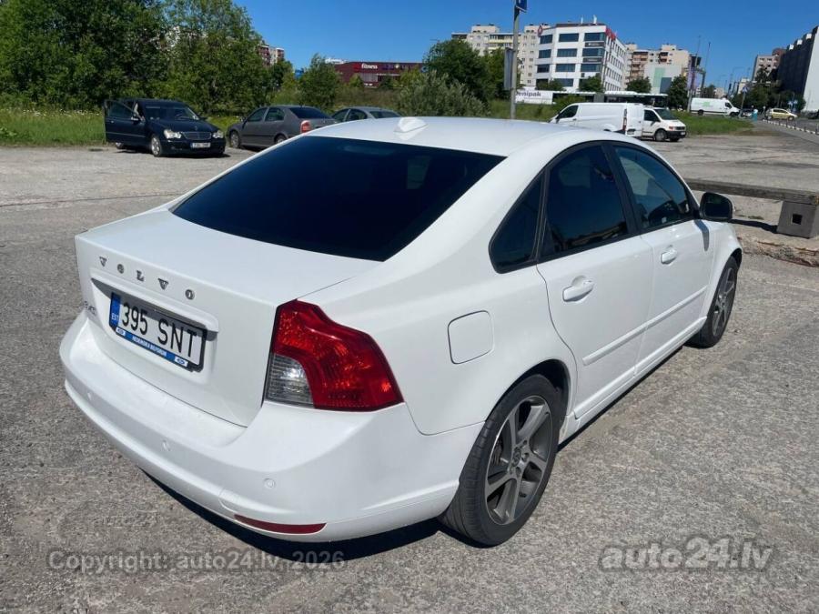 Balts Volvo S40 2011 Tallina, ar dzinēja tilpumu 1.60 L un nobraukumu 262 tūkst. km par 4490 €, foto 6 vietnē AUTOMOTO.COM.LV